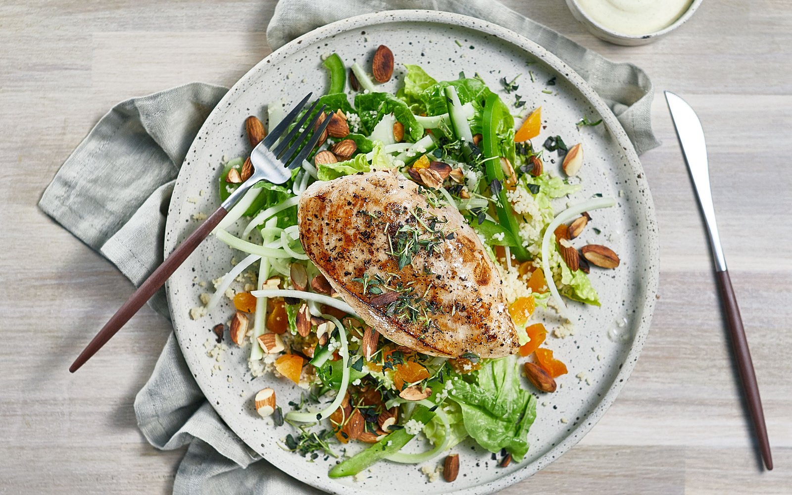 Asiatisk-marinert kyllingfilet med ris og agurksalat | Nortura PROFF