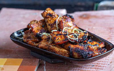 Korean BBQ: Dwaeji bulgogi av pork belly strips med… | Nortura PROFF