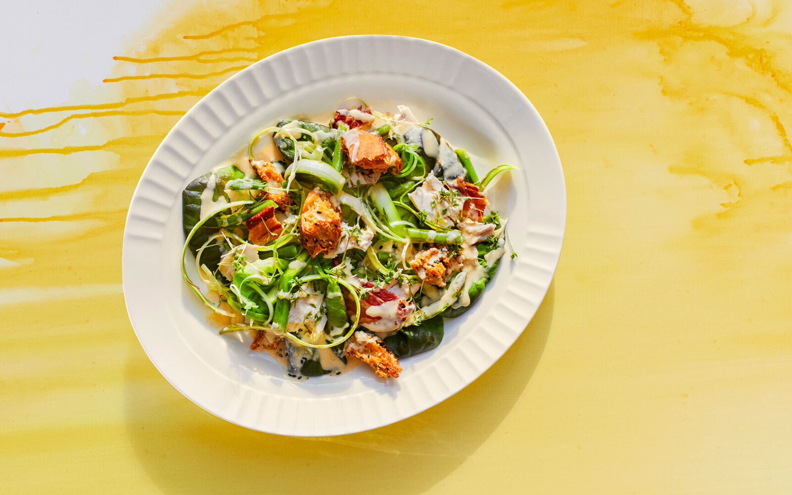 Cæasarsalat med kalkun, bacon og tahinidressing | Nortura PROFF